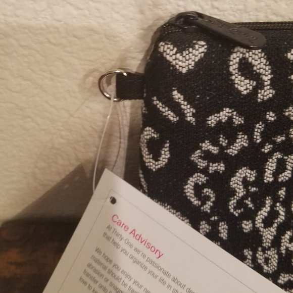thirty-one | Bags | Thirty One Mini Zipper Pouch Luxe Leopard Weave ...